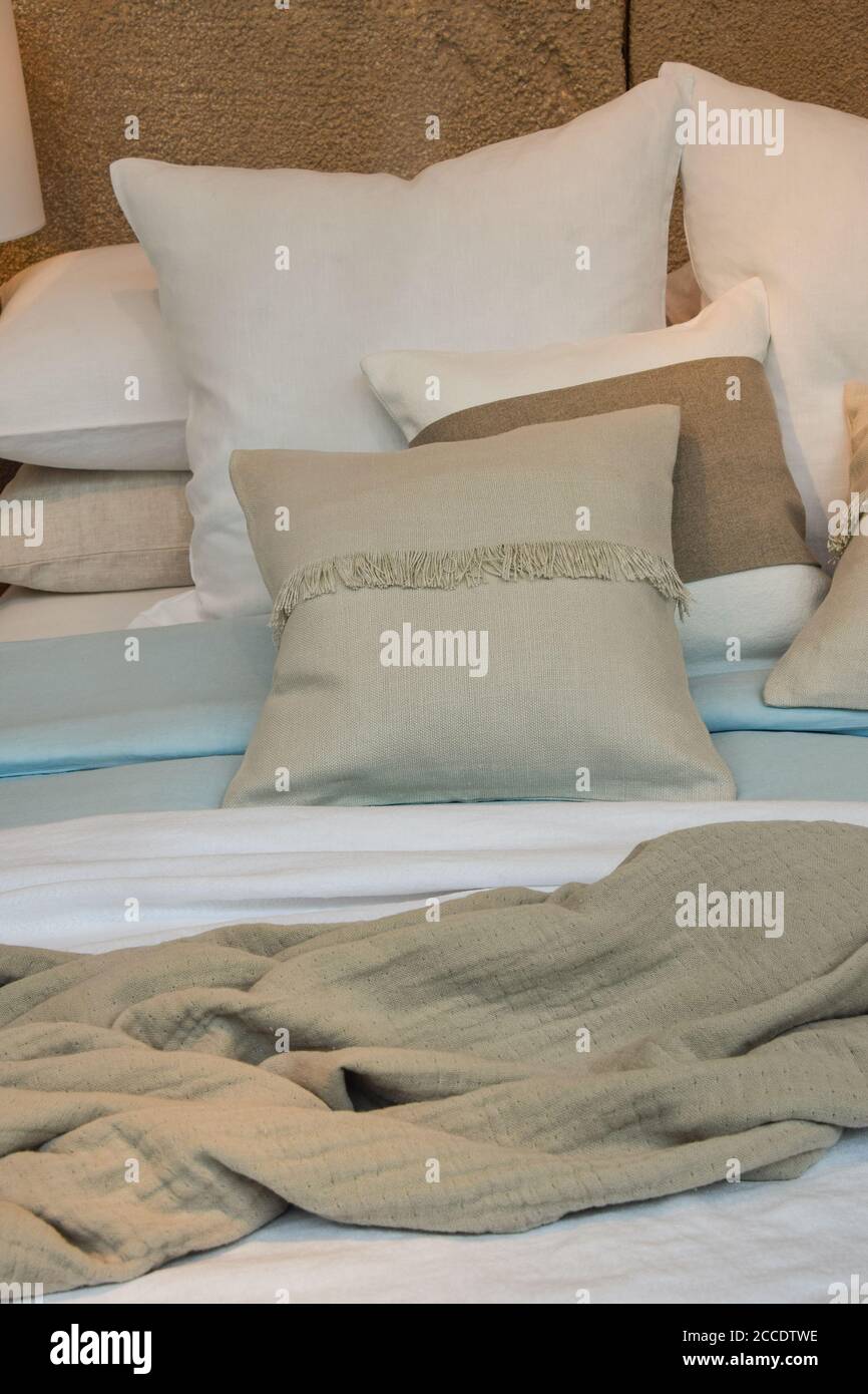 Well made bed hi-res stock photography and images - Alamy