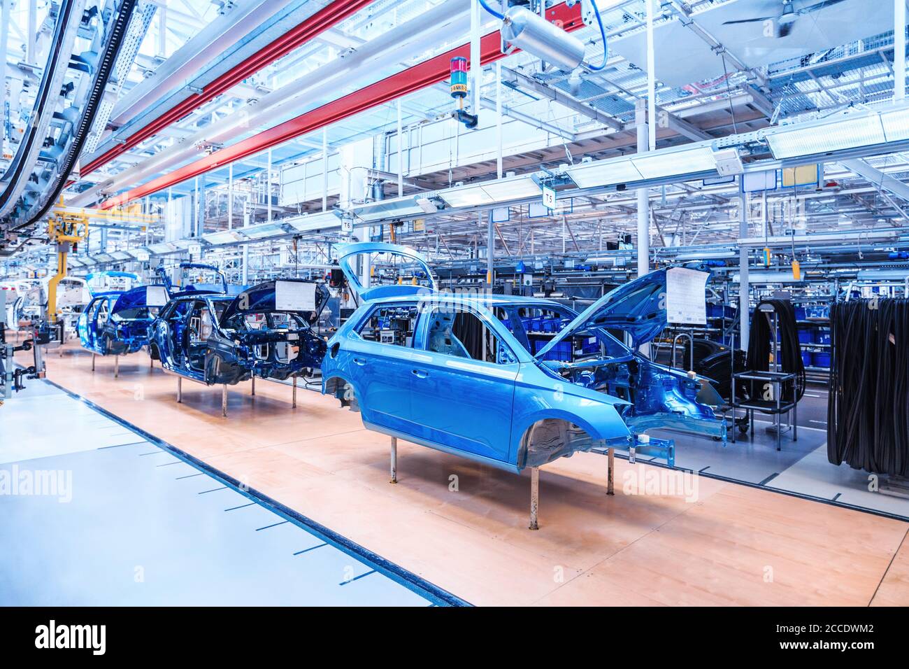 Auto assembly plant hi-res stock photography and images - Alamy