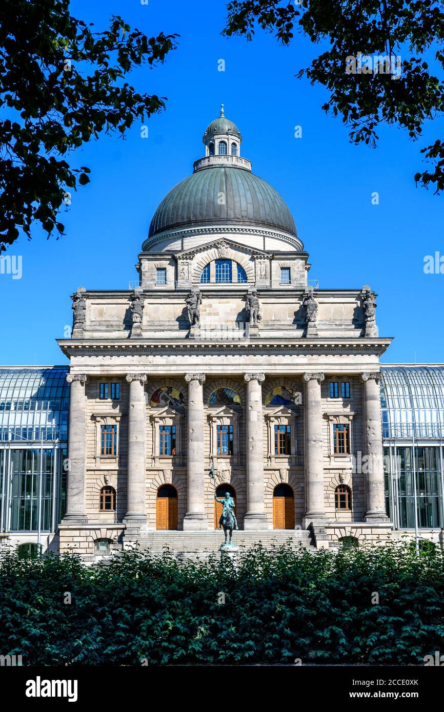 Statue horse state capitol building hi-res stock photography and images ...