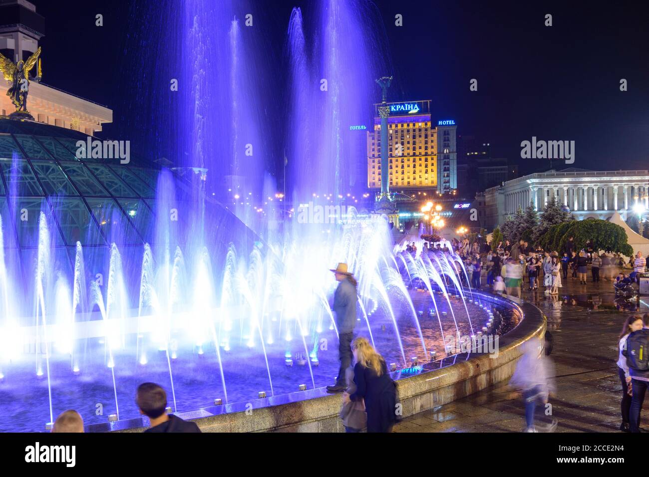 Kiev (Kyiv), Maidan Nezalezhnosti (Independence Square), nightly ...
