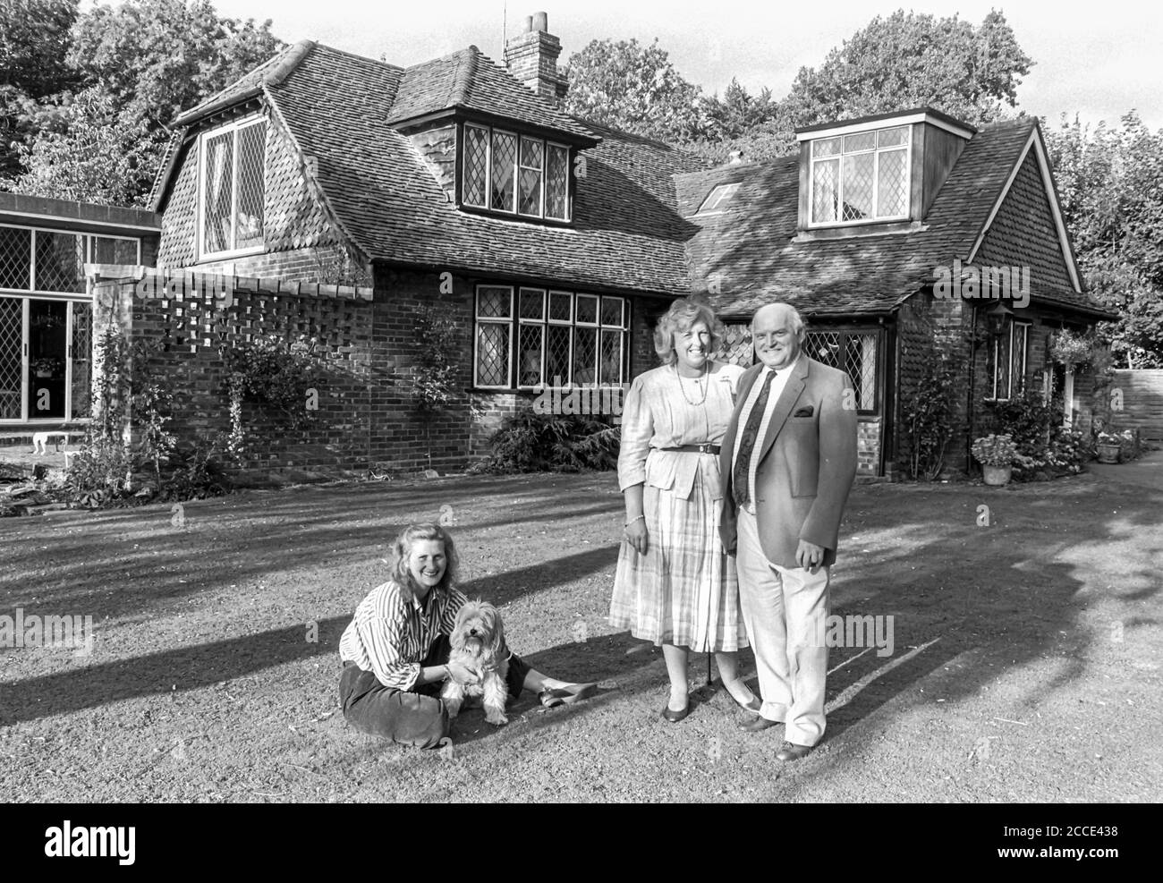 HEMEL HEMPSTEAD - UK 1988: Bill & Jennifer Heeps and Sarah Jane ...
