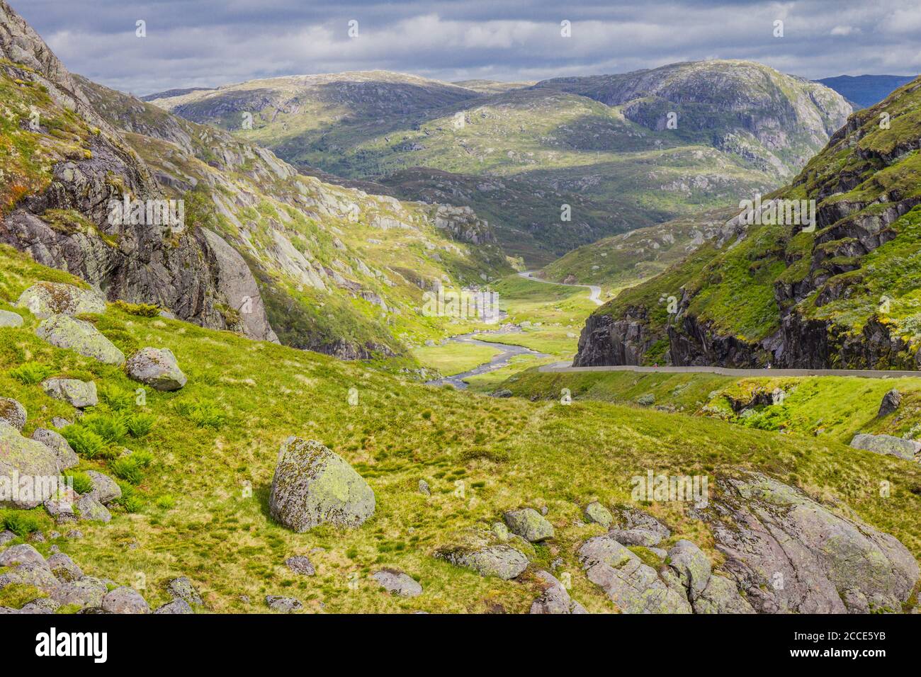 Car narrow road stuck hi-res stock photography and images - Alamy