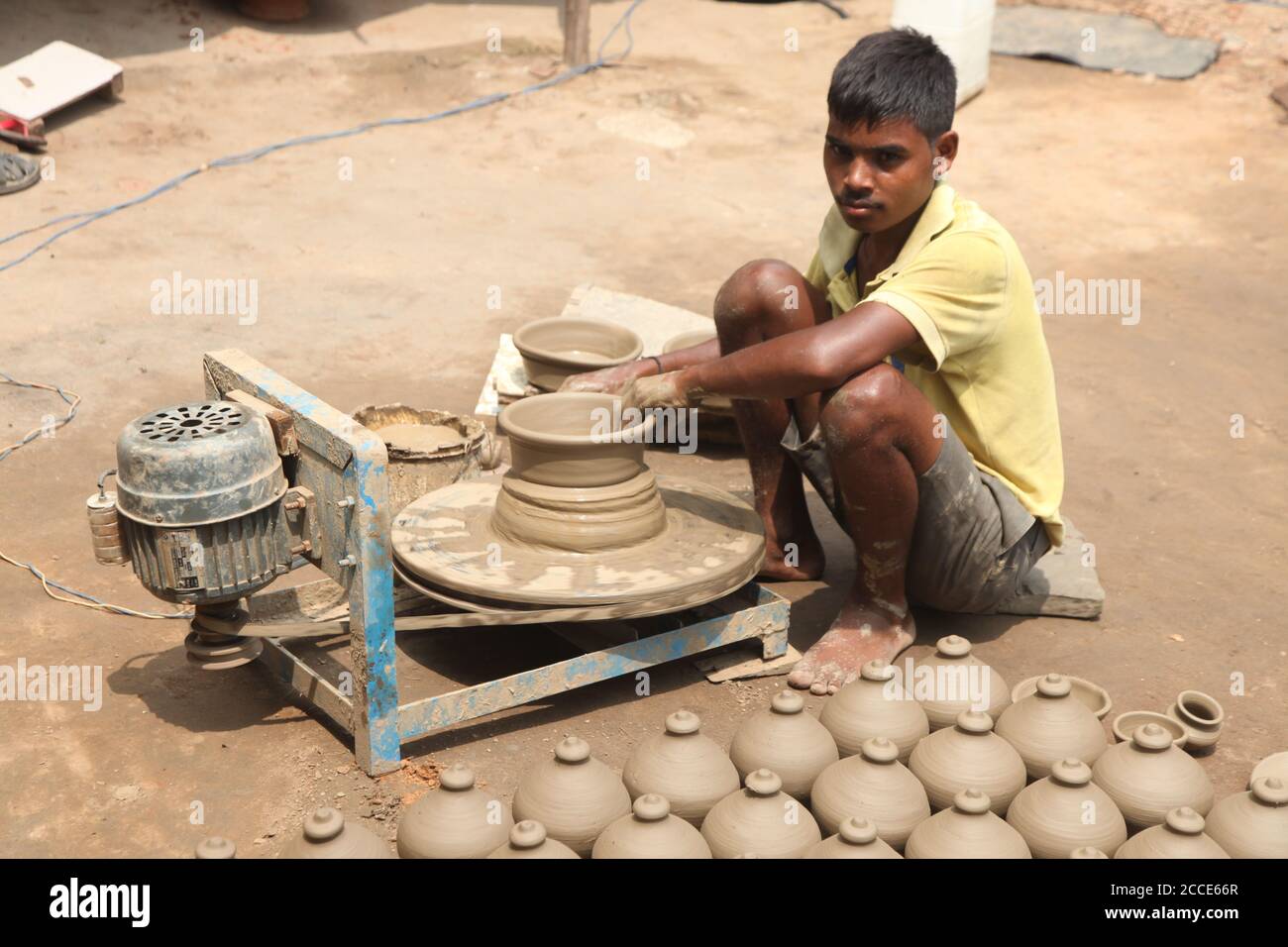 Pottery Selling, Pottery Maker, Pott, New Delhi pottery work in India ...