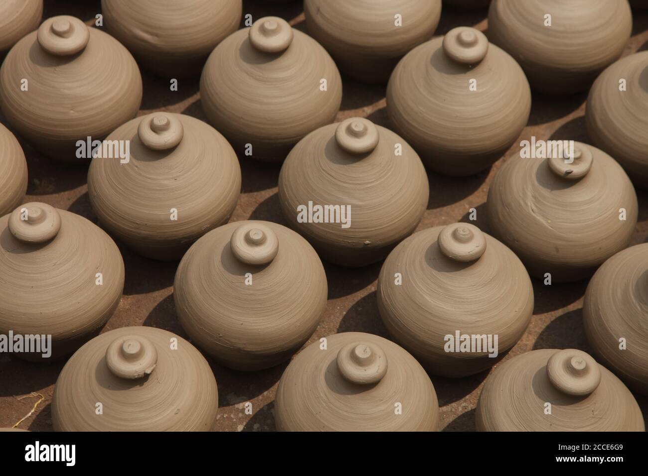 Pottery Selling, Pottery Maker, Pott, New Delhi pottery work in India ...