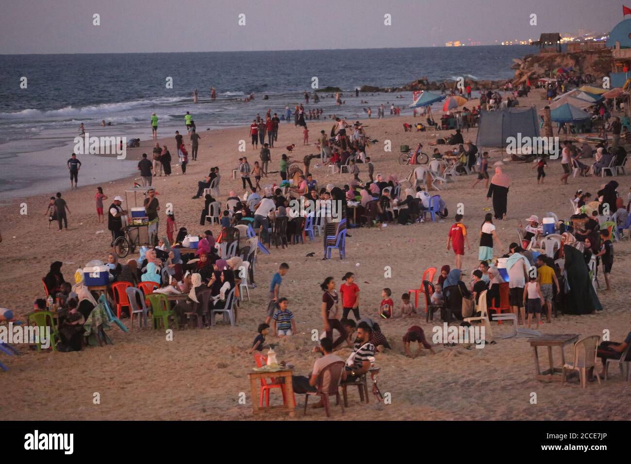 Deir Al-Balah, The Gaza Strip, Palestine. 20th Aug, 2020. Palestinians ...