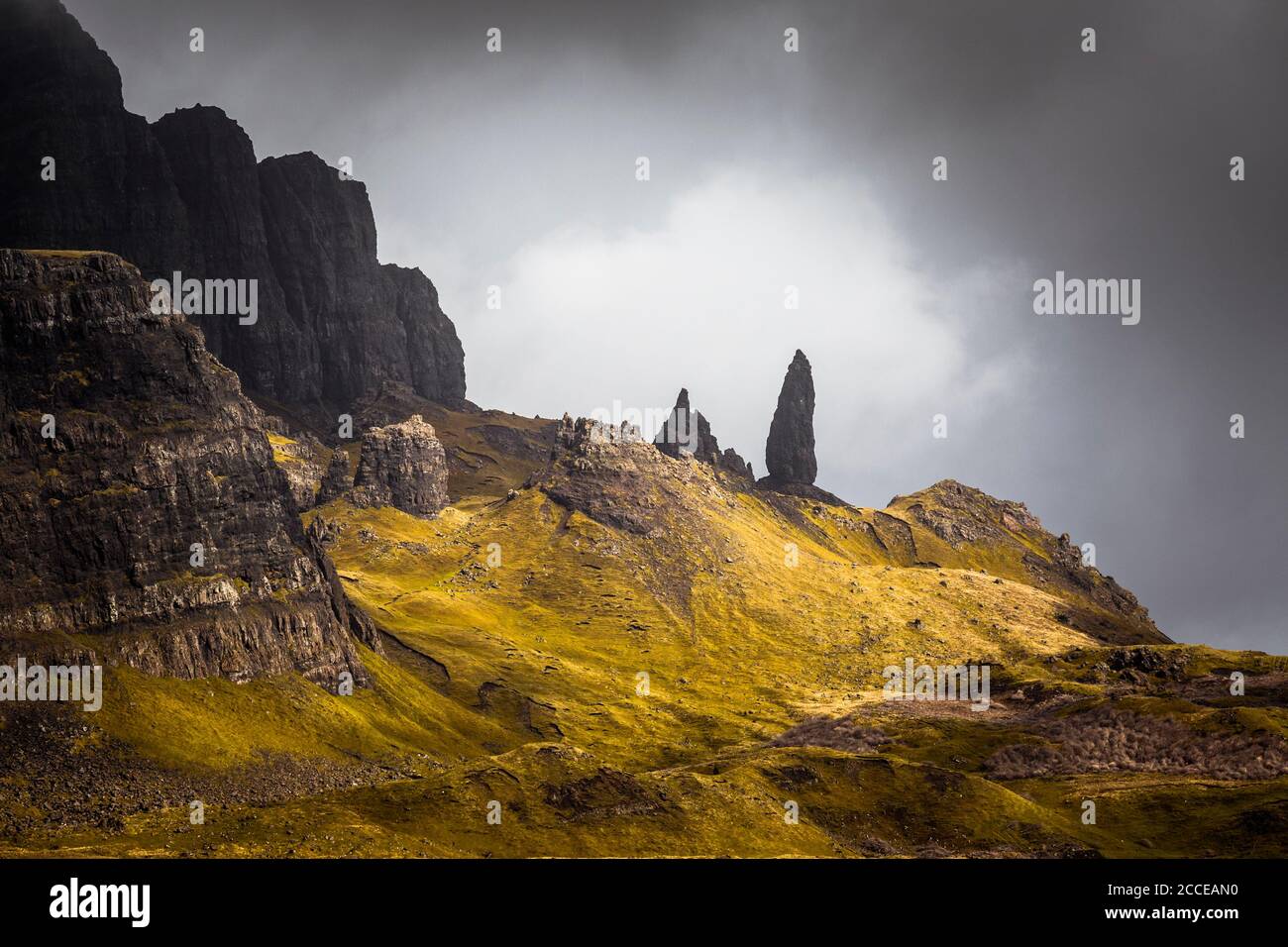Old Man of Storr rock formation, Scottish Highlands, Isle of Skye ...