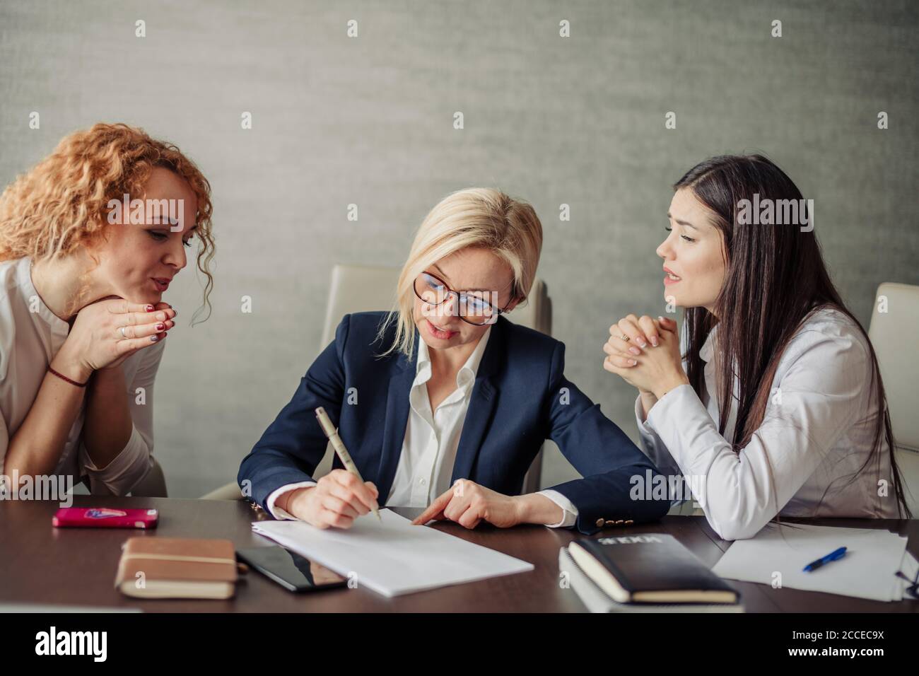 Miserable faces hi-res stock photography and images - Alamy