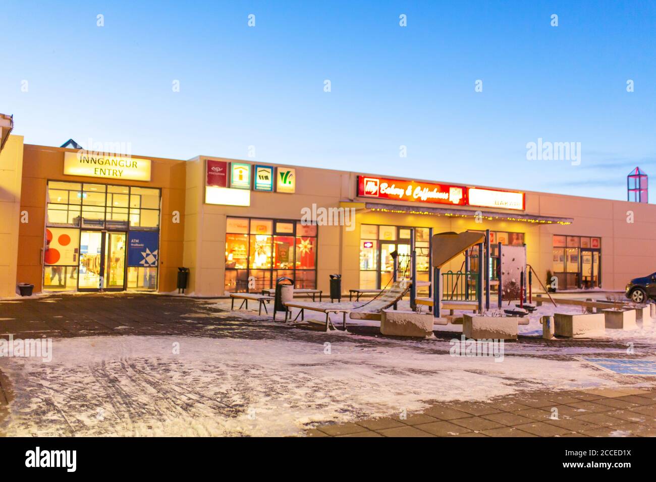 Iceland food retailer exterior shop hi-res stock photography and images ...