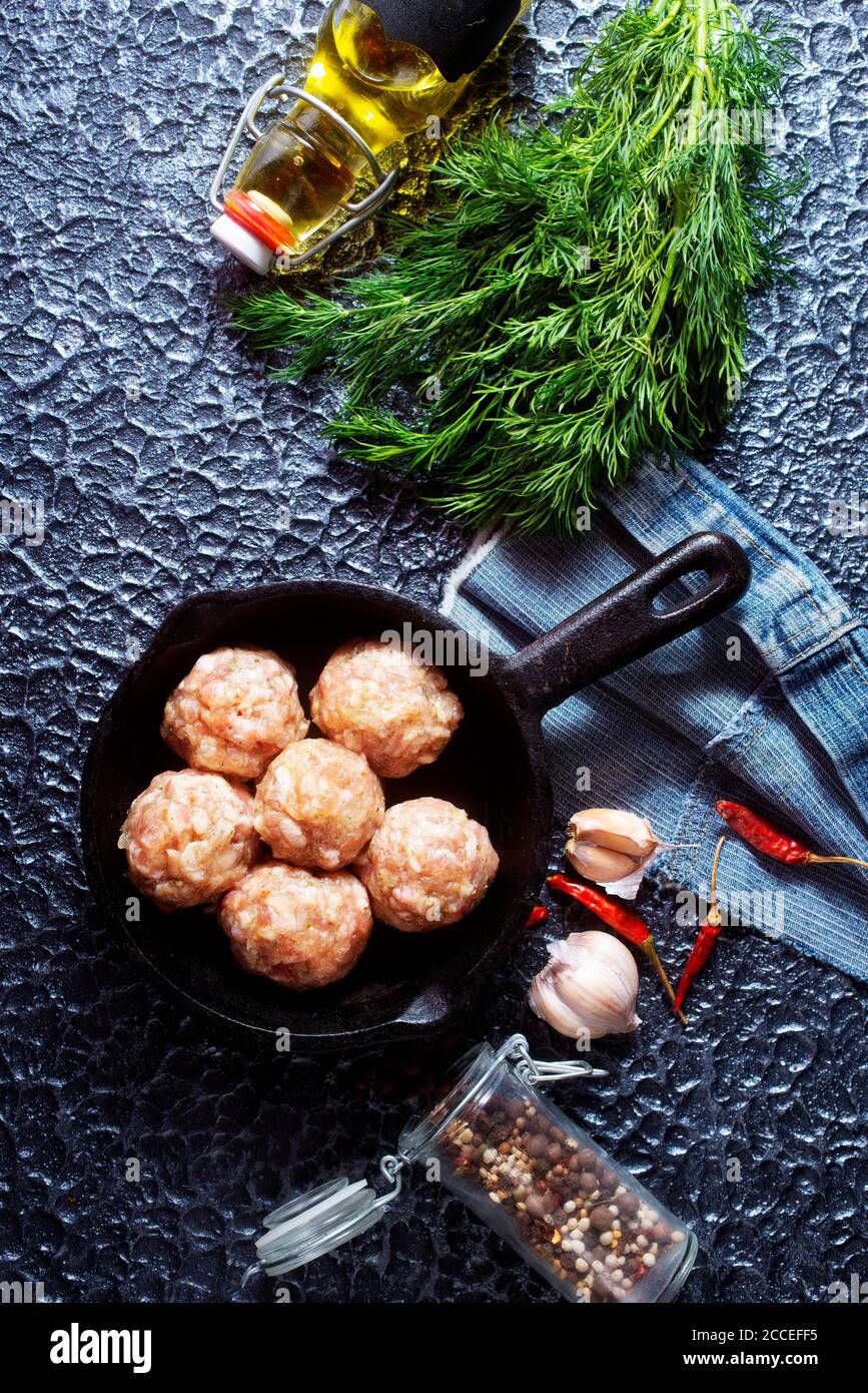 eaw neat balls in pan, meat balls Stock Photo - Alamy