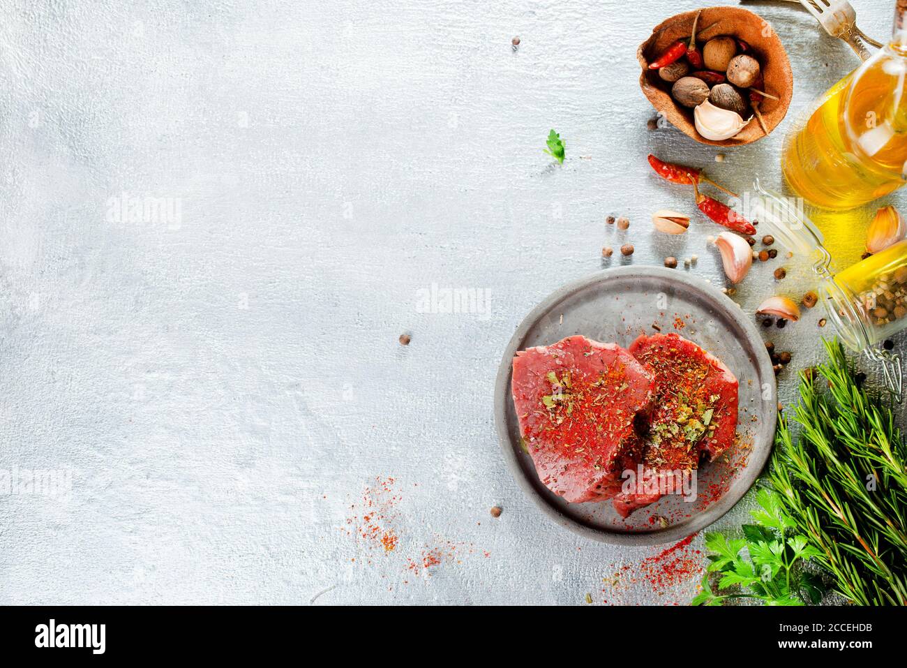 Uncook meat hi-res stock photography and images - Alamy