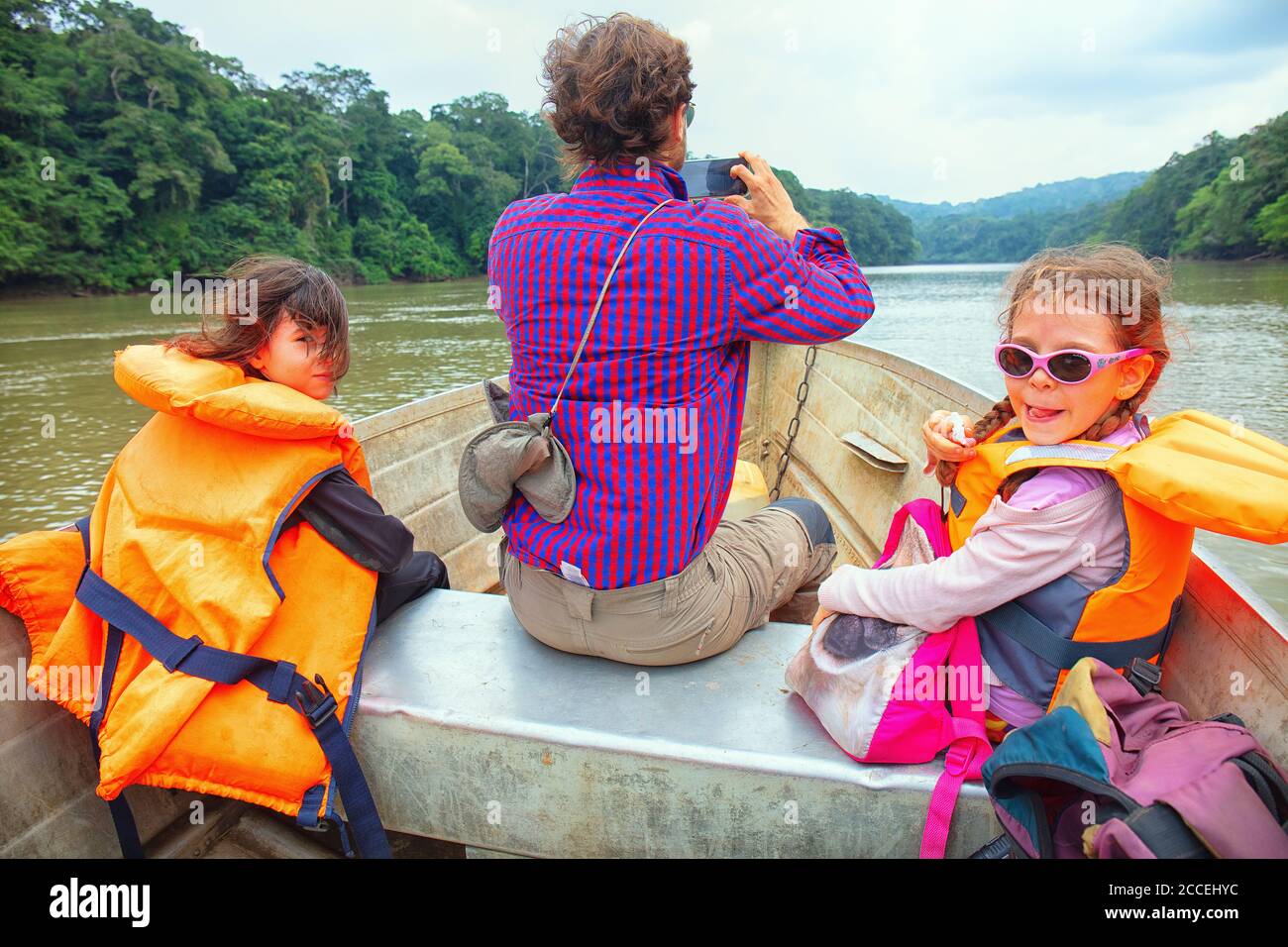 Girls in a boat hi-res stock photography and images - Alamy