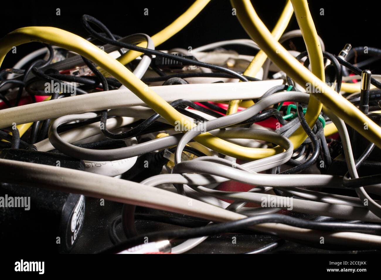 Different coloured wires hi-res stock photography and images - Alamy