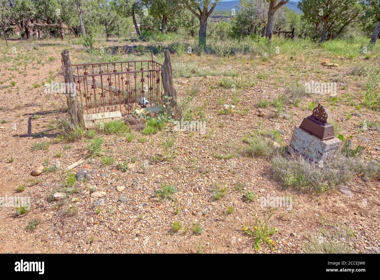 Cedar glade cemetery hi-res stock photography and images - Alamy