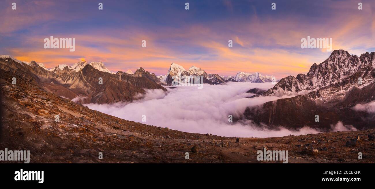 Beautiful mountain in gokyo hi-res stock photography and images - Alamy
