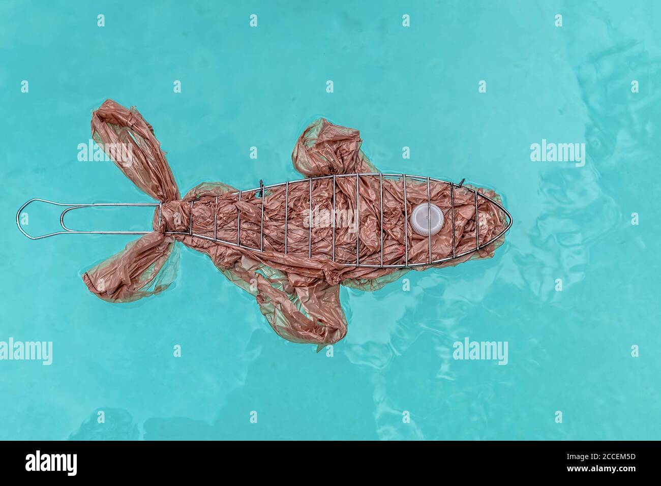 Plastic pollution fish hi-res stock photography and images - Alamy