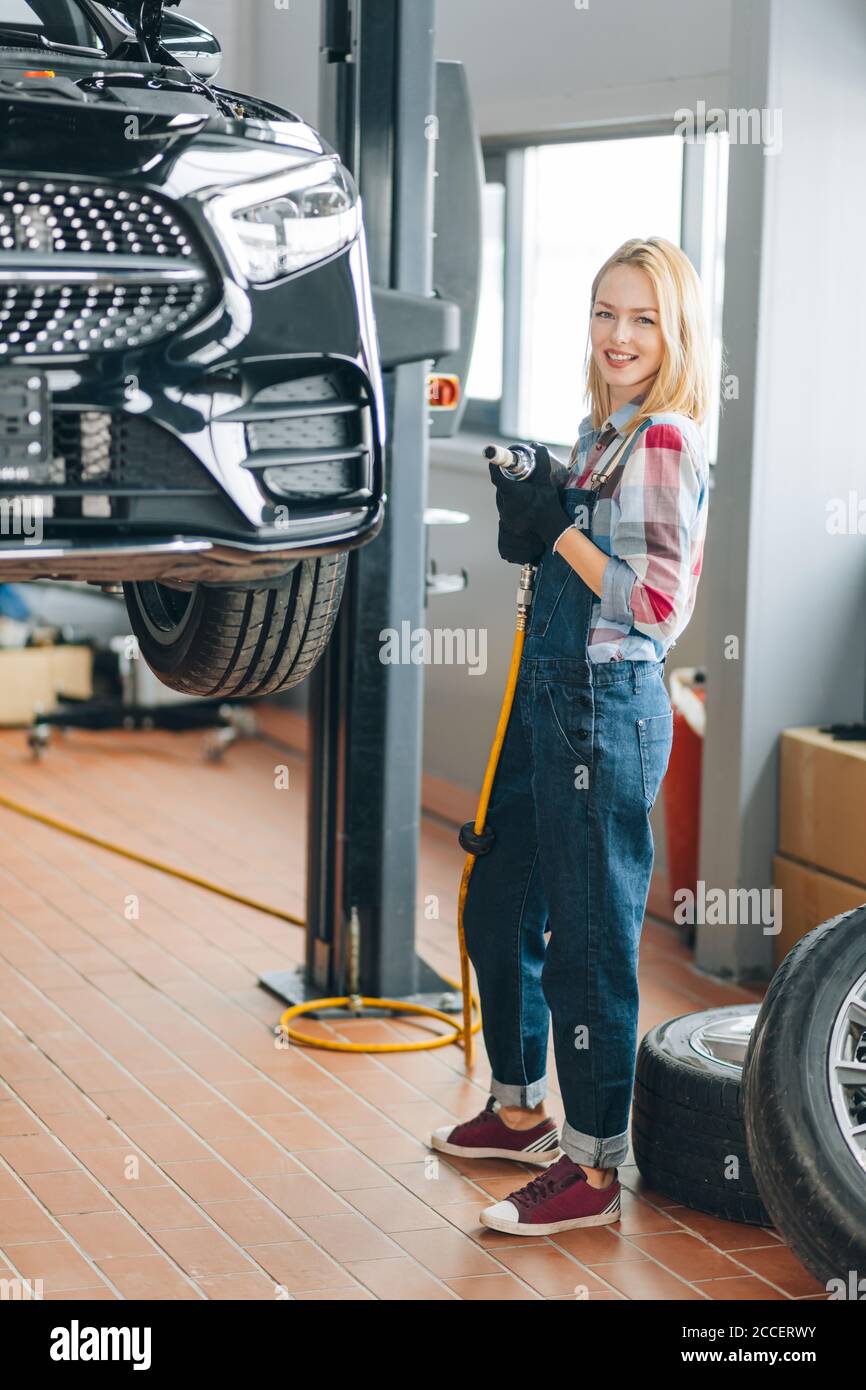 Digital torque wrench hi-res stock photography and images - Alamy