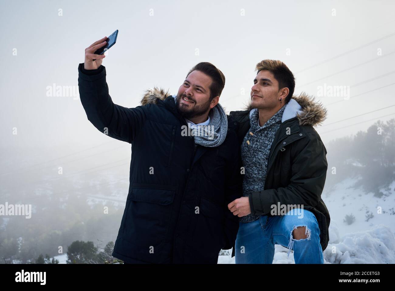 Two people pose selfie hi-res stock photography and images - Alamy