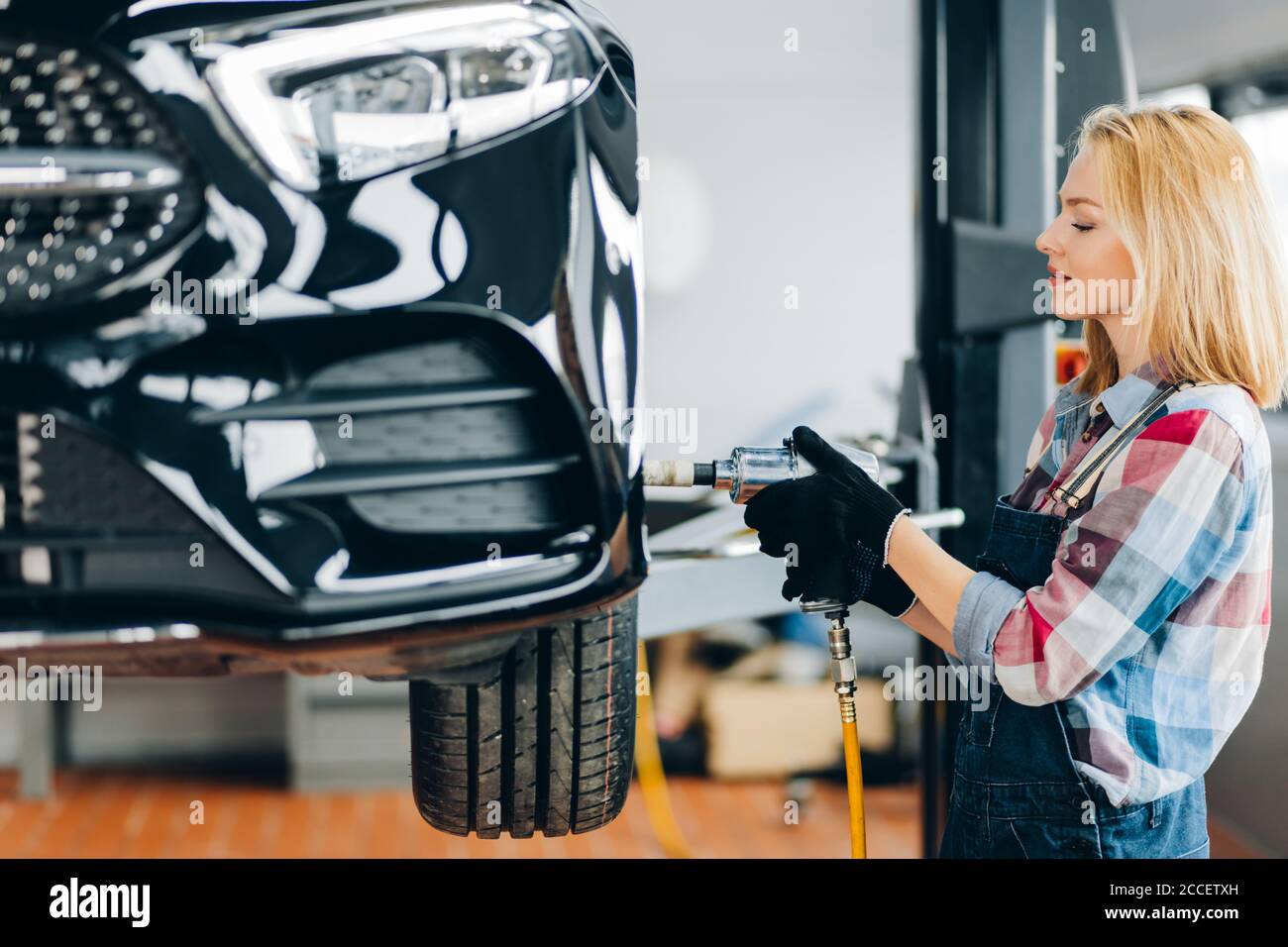 Auto Disassembly High Resolution Stock Photography and Images - Alamy
