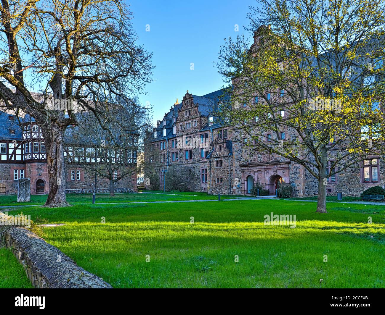 New palace and armory now university hi-res stock photography and ...