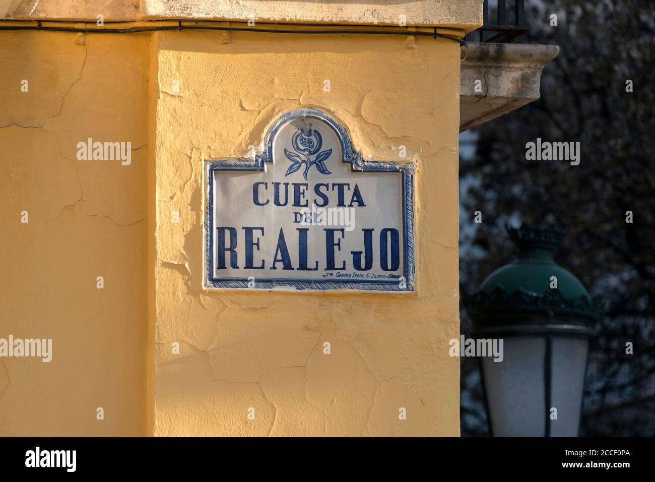 Street sign granada spain hi-res stock photography and images - Alamy