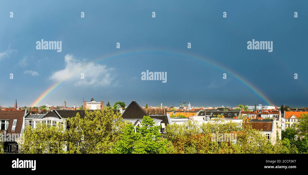 Complete silence hi-res stock photography and images - Alamy