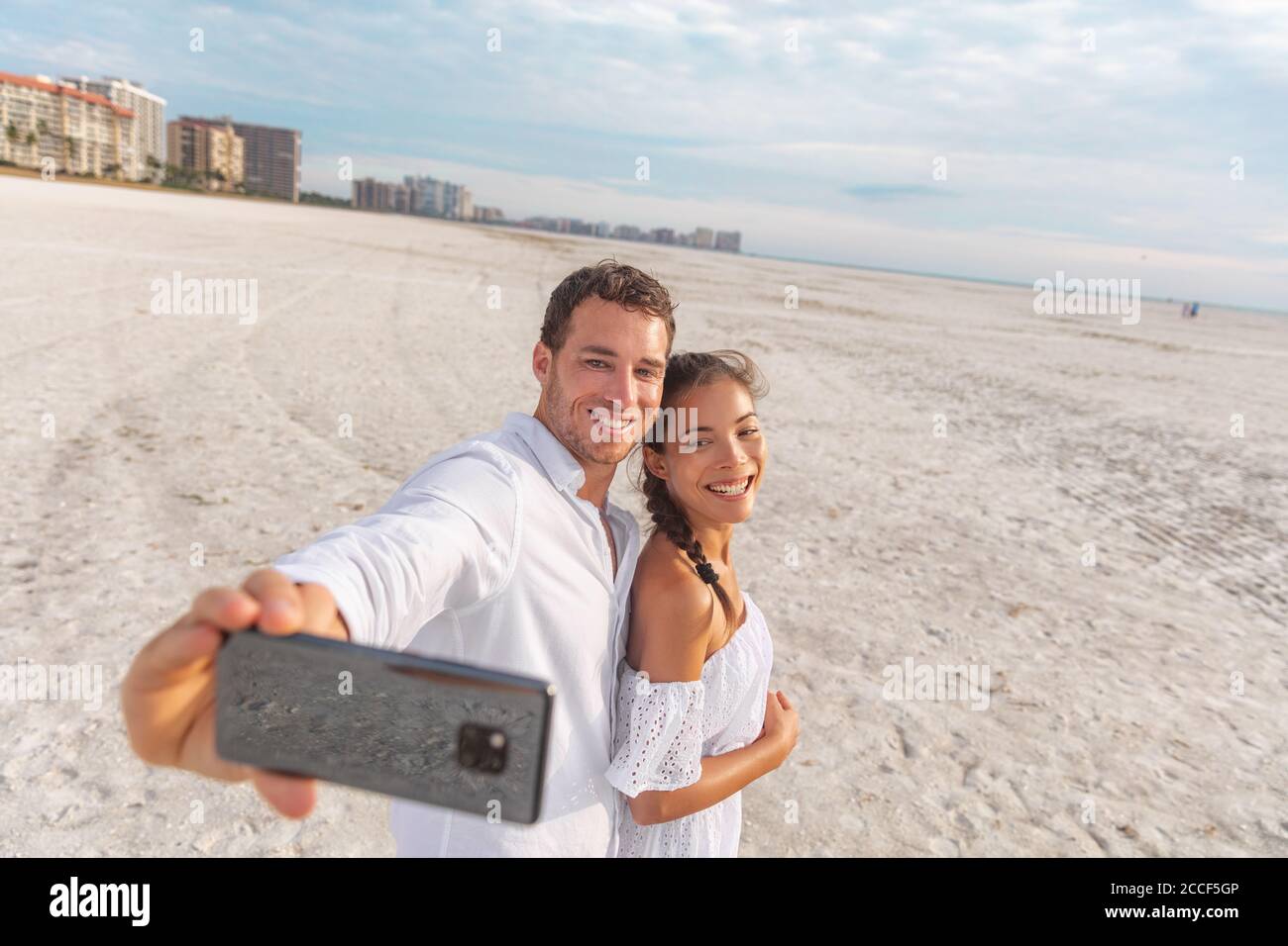 Florida beach selfie hi-res stock photography and images - Alamy