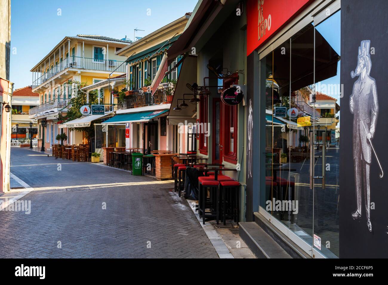 Architecture of the old town of Lefkada in Greece Stock Photo - Alamy
