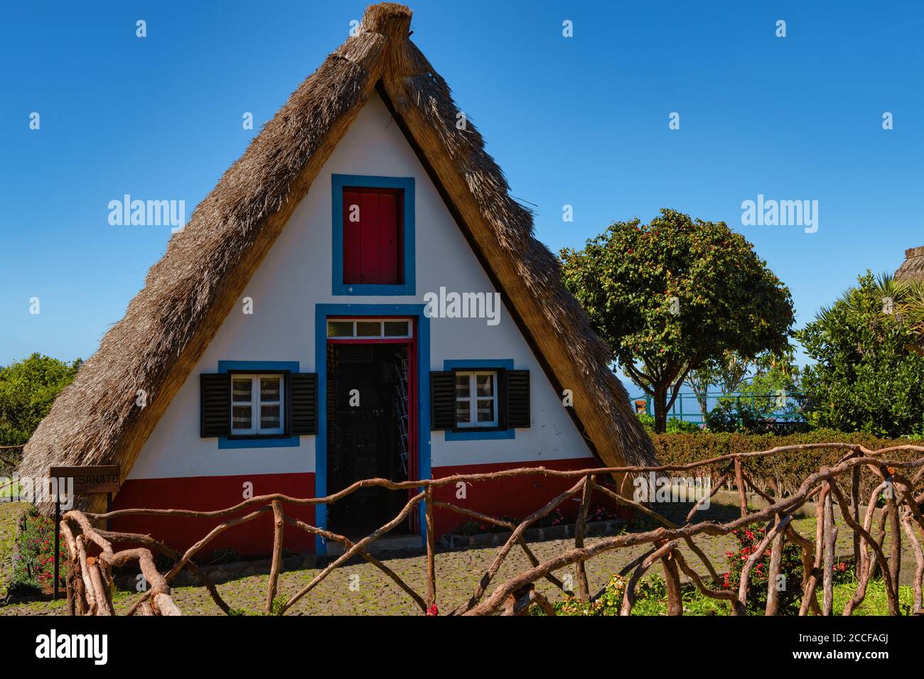 typical Santana cottages in the municipality of Santana, Madeira ...