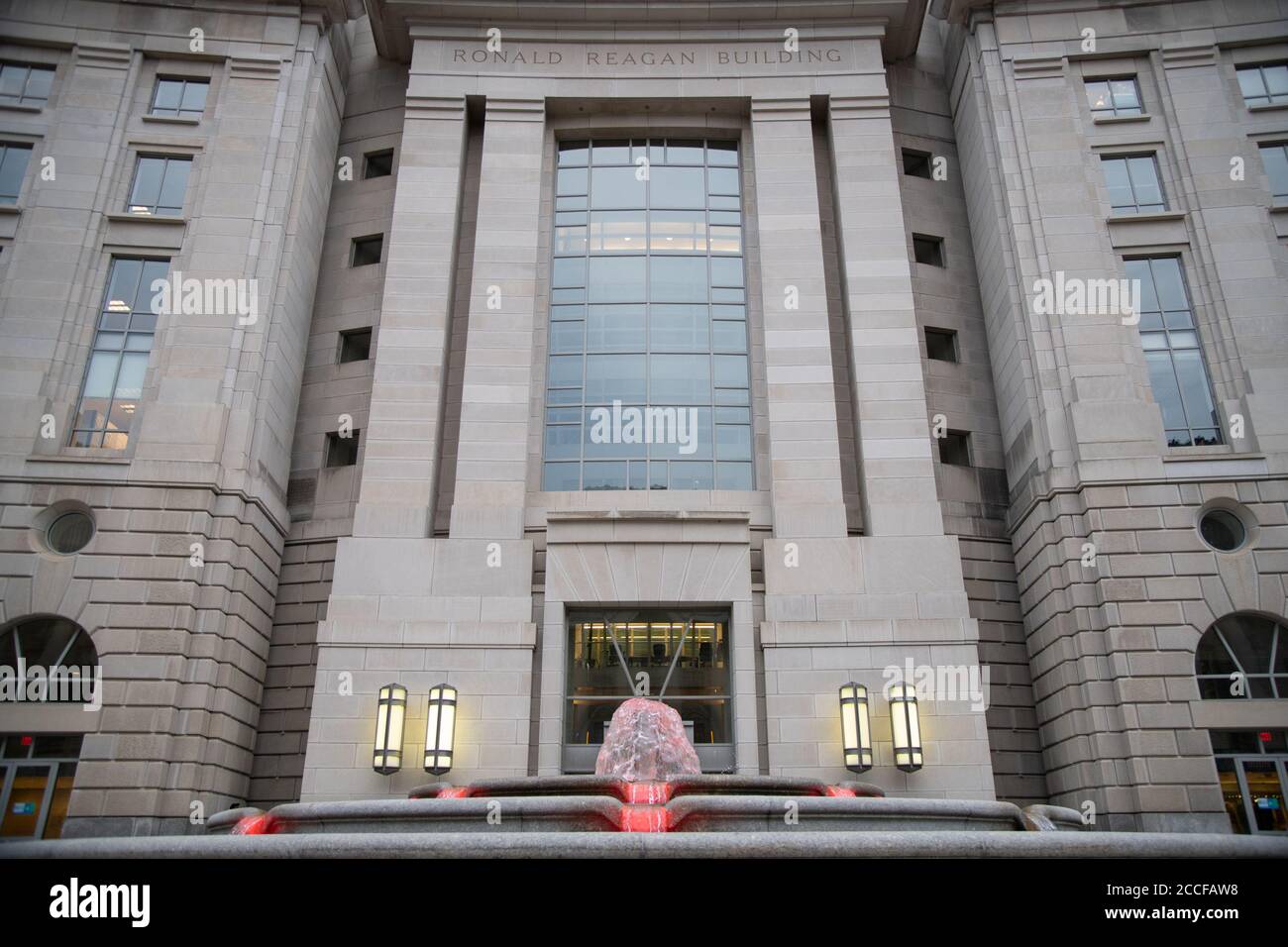 Ronald reagan building hi-res stock photography and images - Alamy