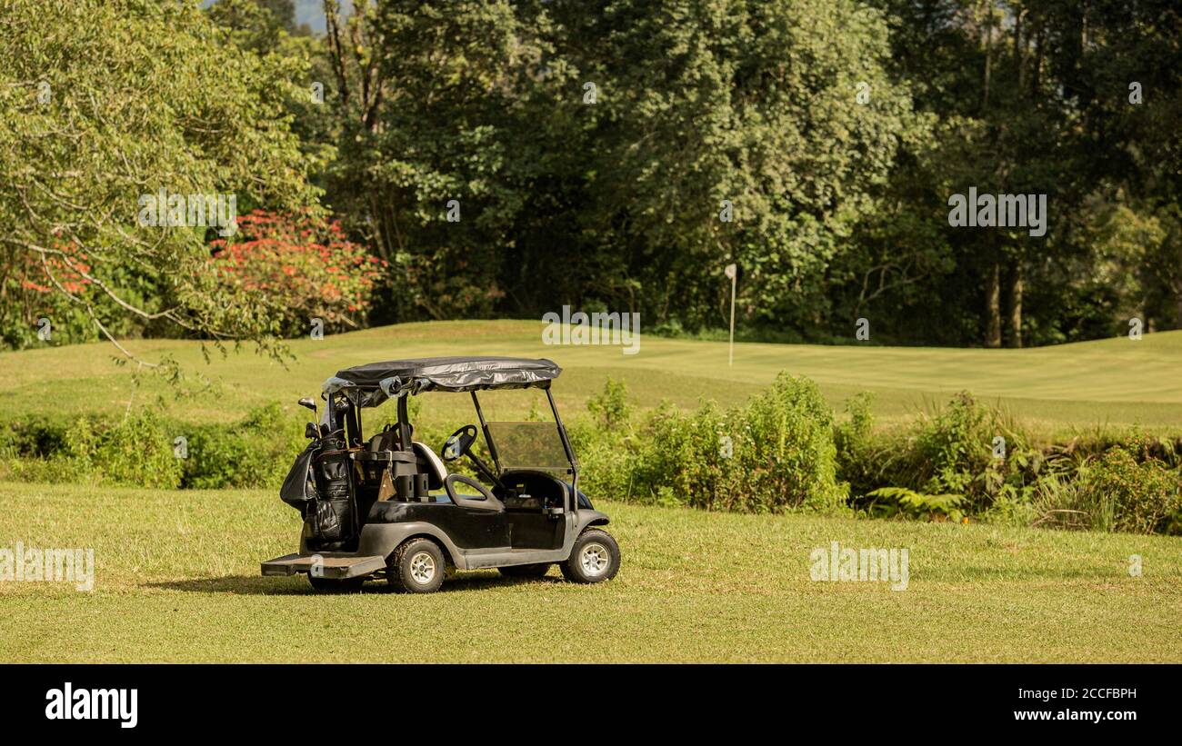 Golf field photo hi-res stock photography and images - Alamy