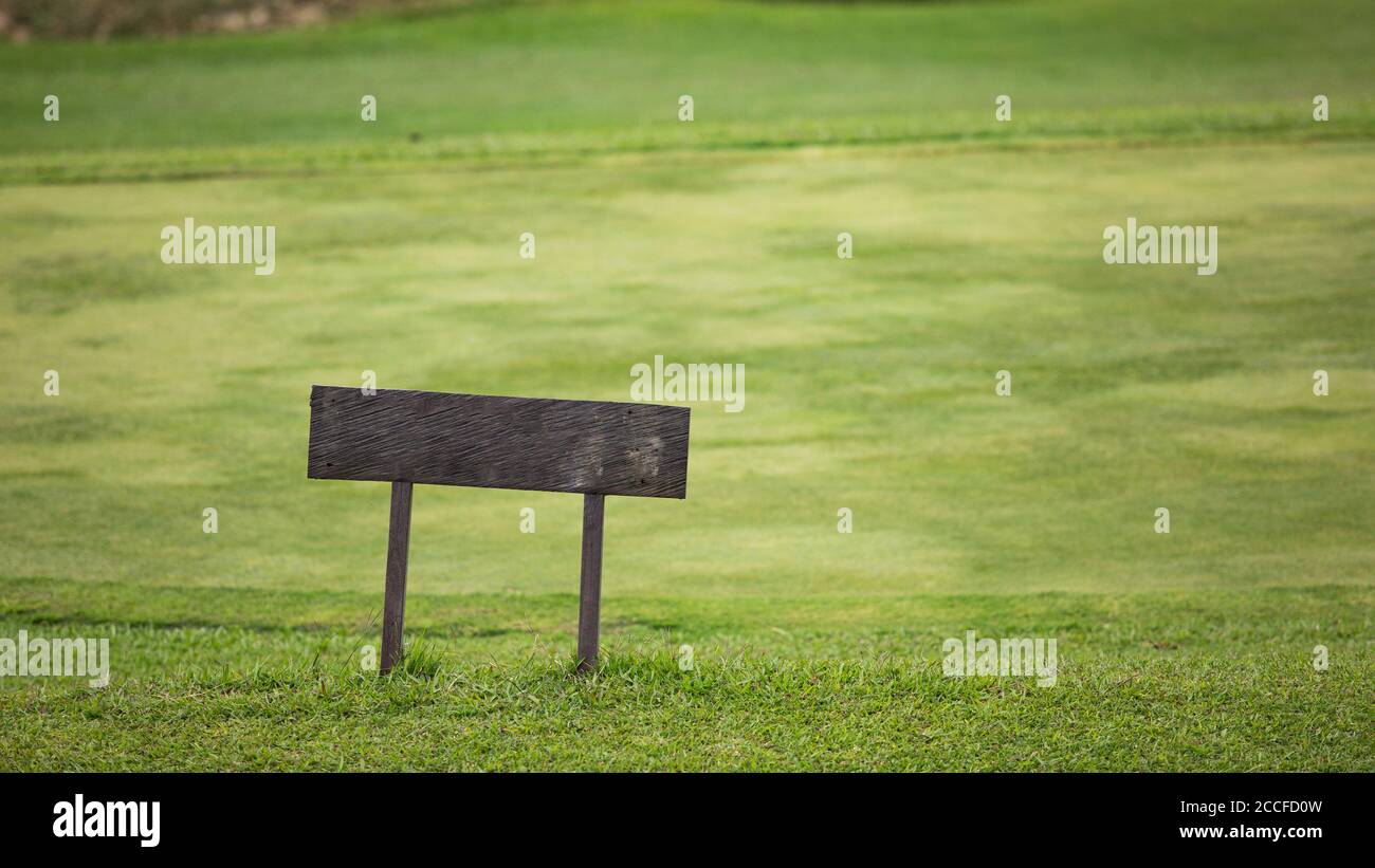 Golf course sign hi-res stock photography and images - Alamy