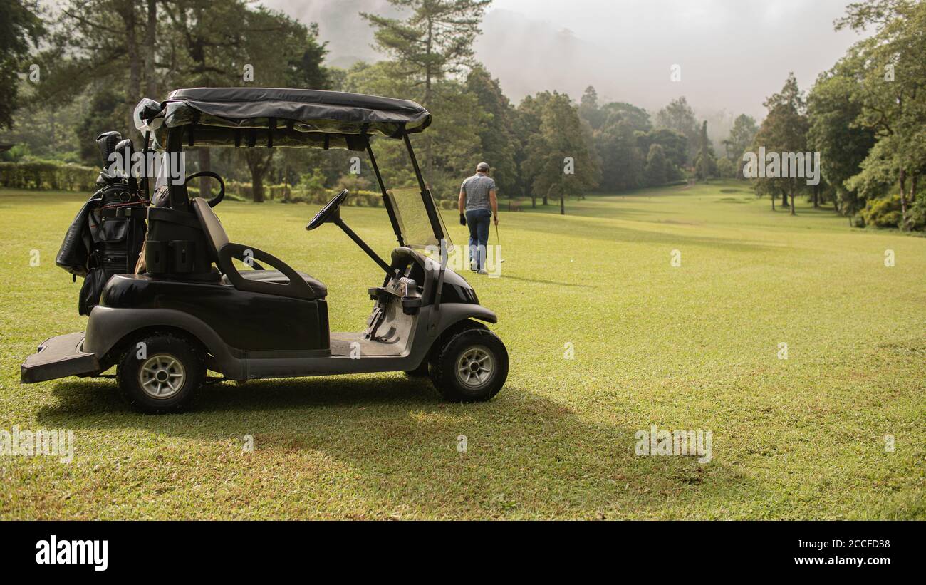 Golf course high quality hi-res stock photography and images - Alamy