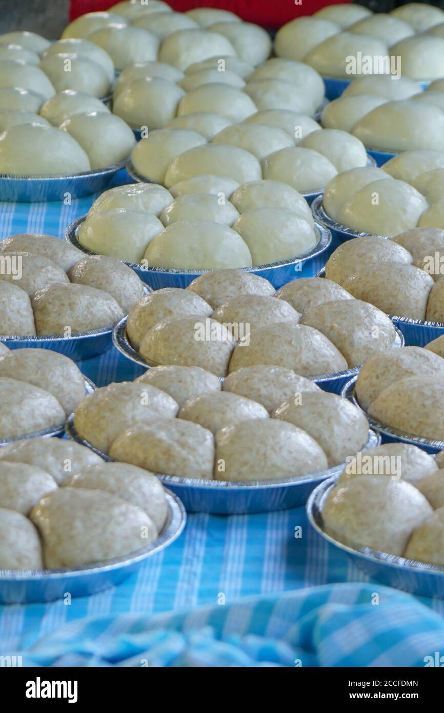 Group of bread rolls hi-res stock photography and images - Alamy