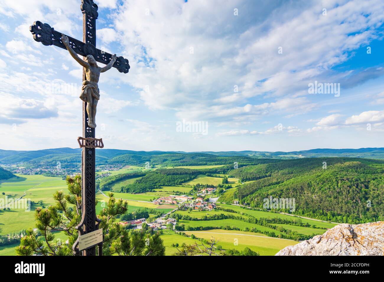 Schloss mayerling castle in wienerwald hi-res stock photography and ...