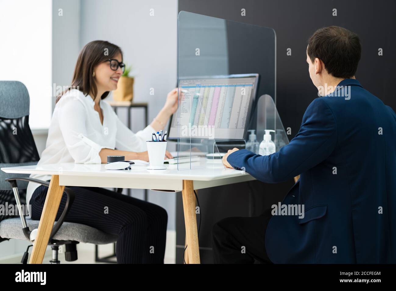 Client computer hi-res stock photography and images - Alamy
