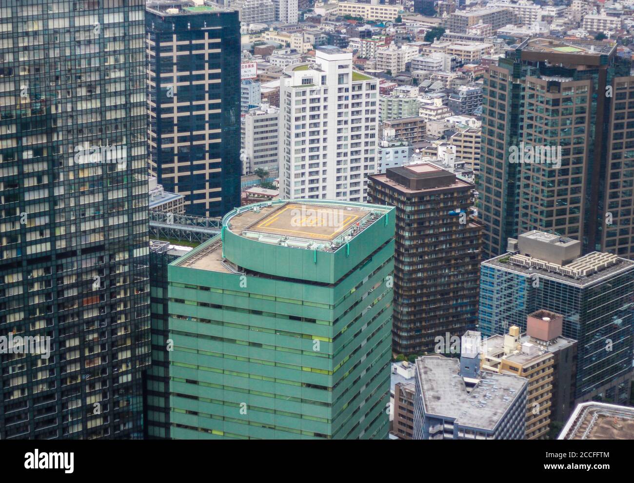 Highrise condo building hi-res stock photography and images - Alamy