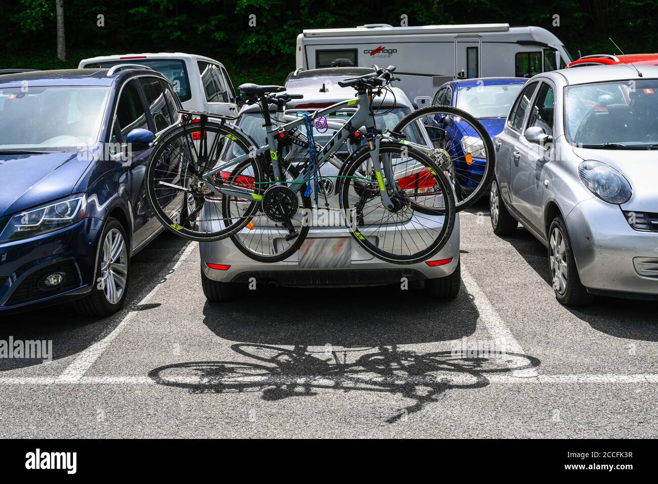 Persons cars hi-res stock photography and images - Alamy