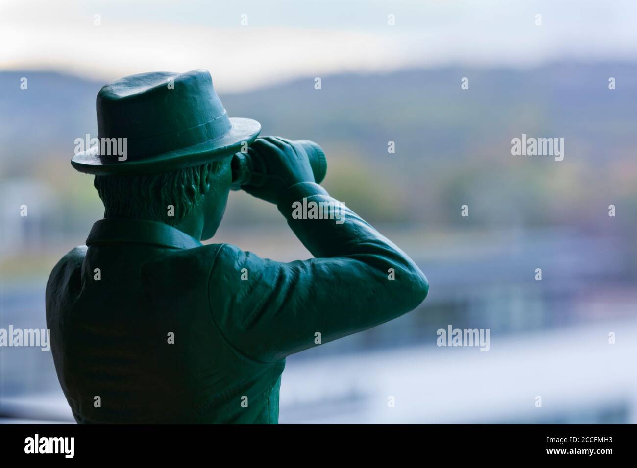 FIGURE, binoculars, man, watching Stock Photo - Alamy