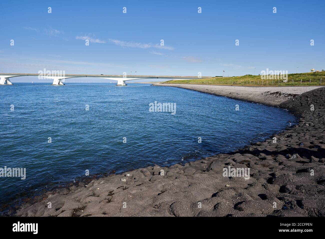 At the long dam hi-res stock photography and images - Alamy