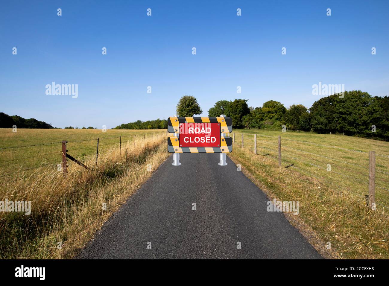 Narrow single track asphalt highway hi-res stock photography and images ...