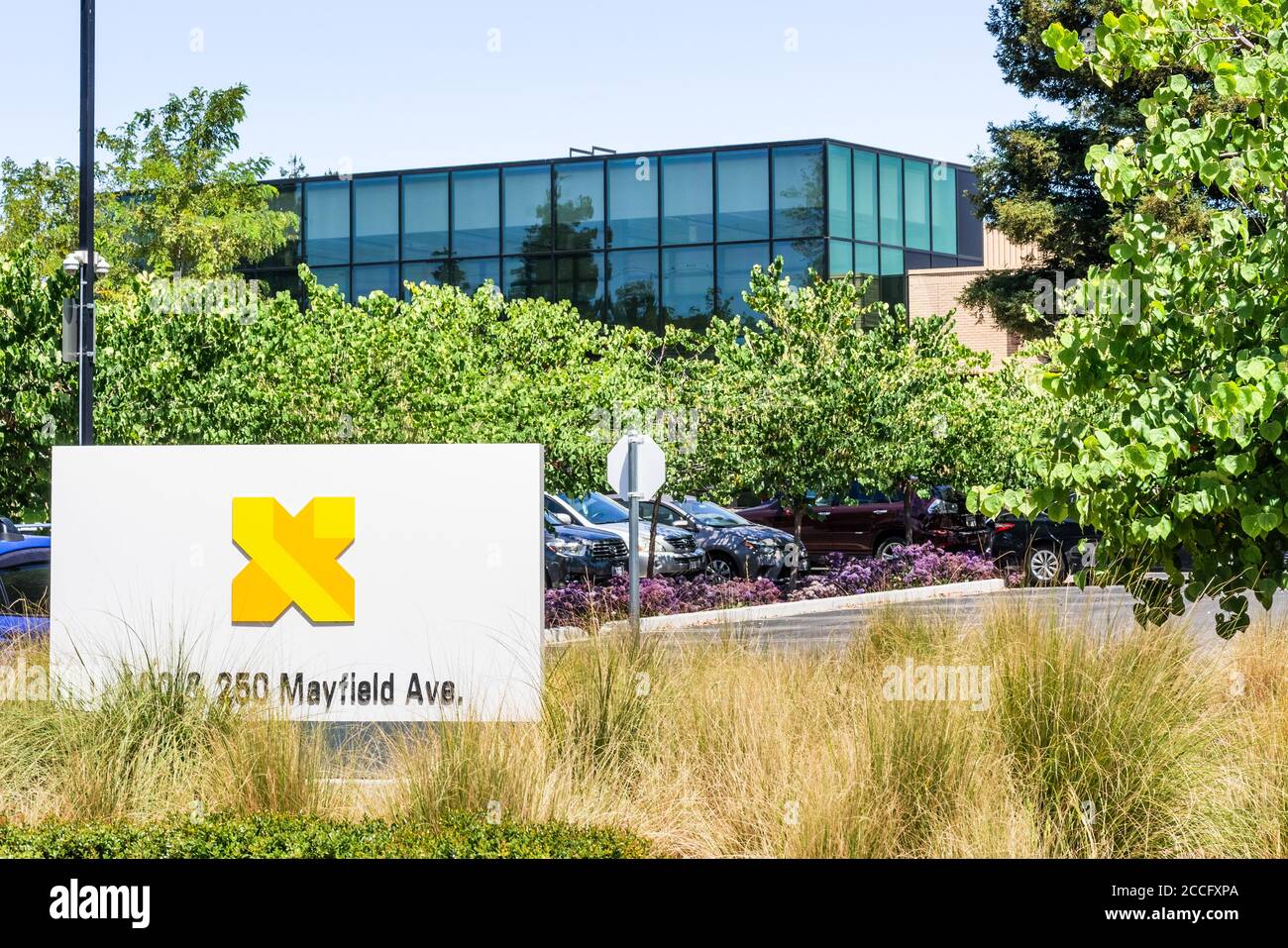 Google ideas logo hi-res stock photography and images - Alamy