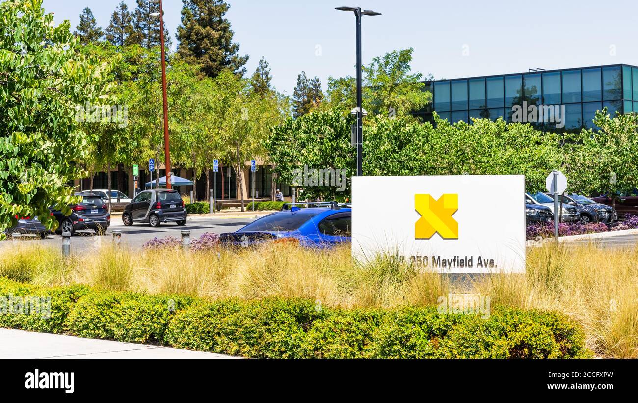 Google x hi-res stock photography and images - Alamy