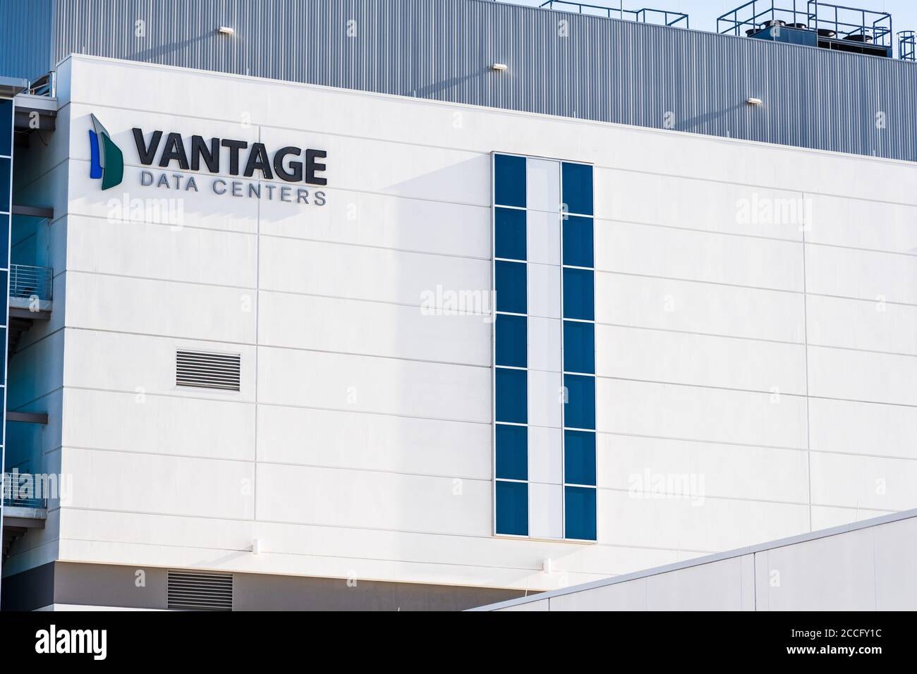 Vantage data center hi-res stock photography and images - Alamy