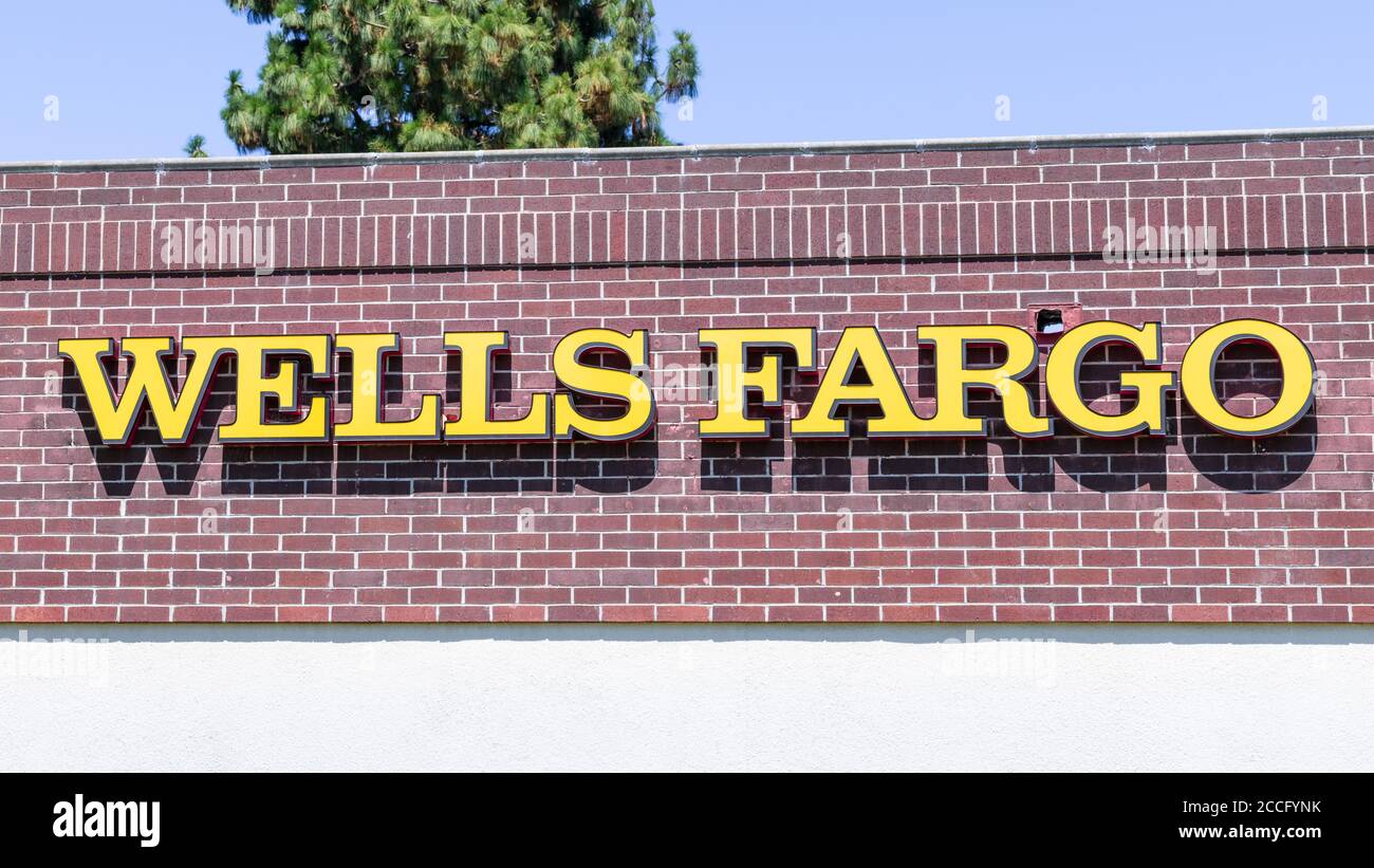 Wells fargo sign hi-res stock photography and images - Alamy