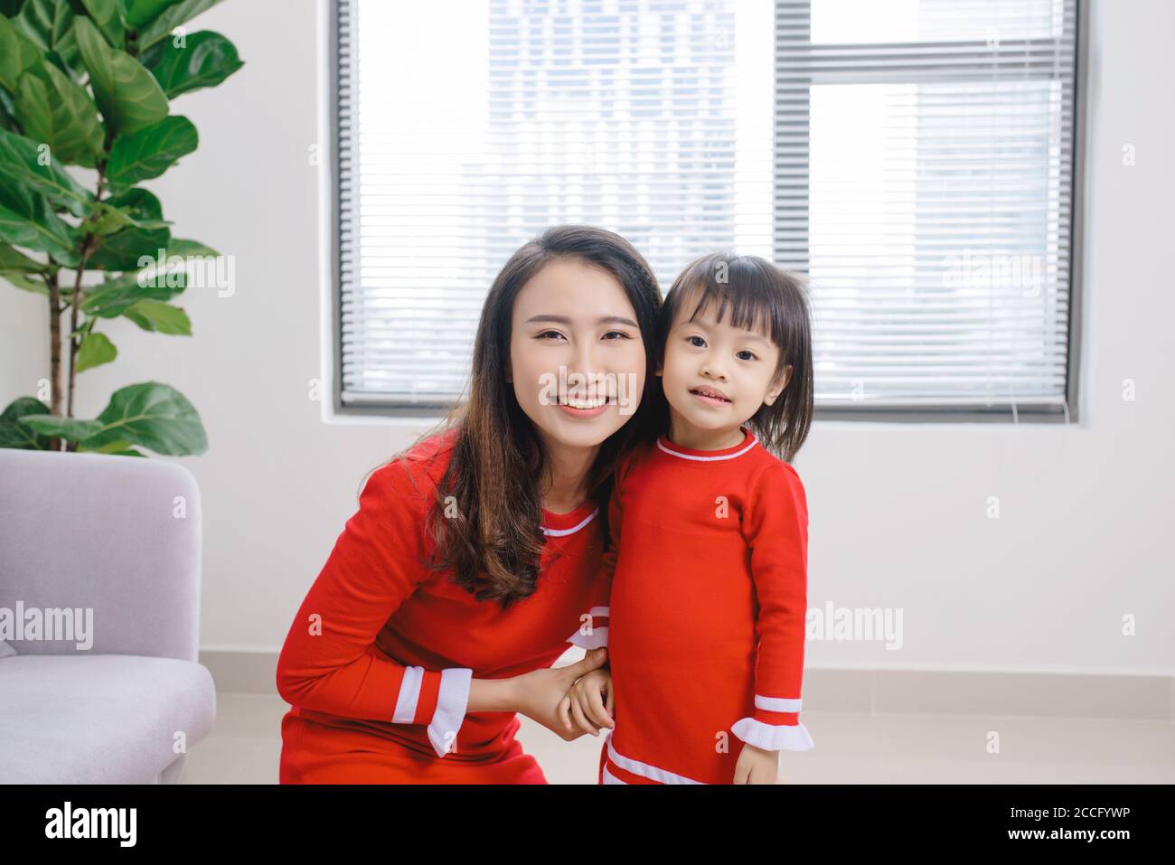 Young japanese mom hi-res stock photography and images - Alamy