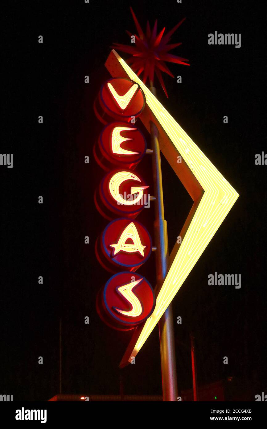 Video glass martini on black hi-res stock photography and images - Alamy