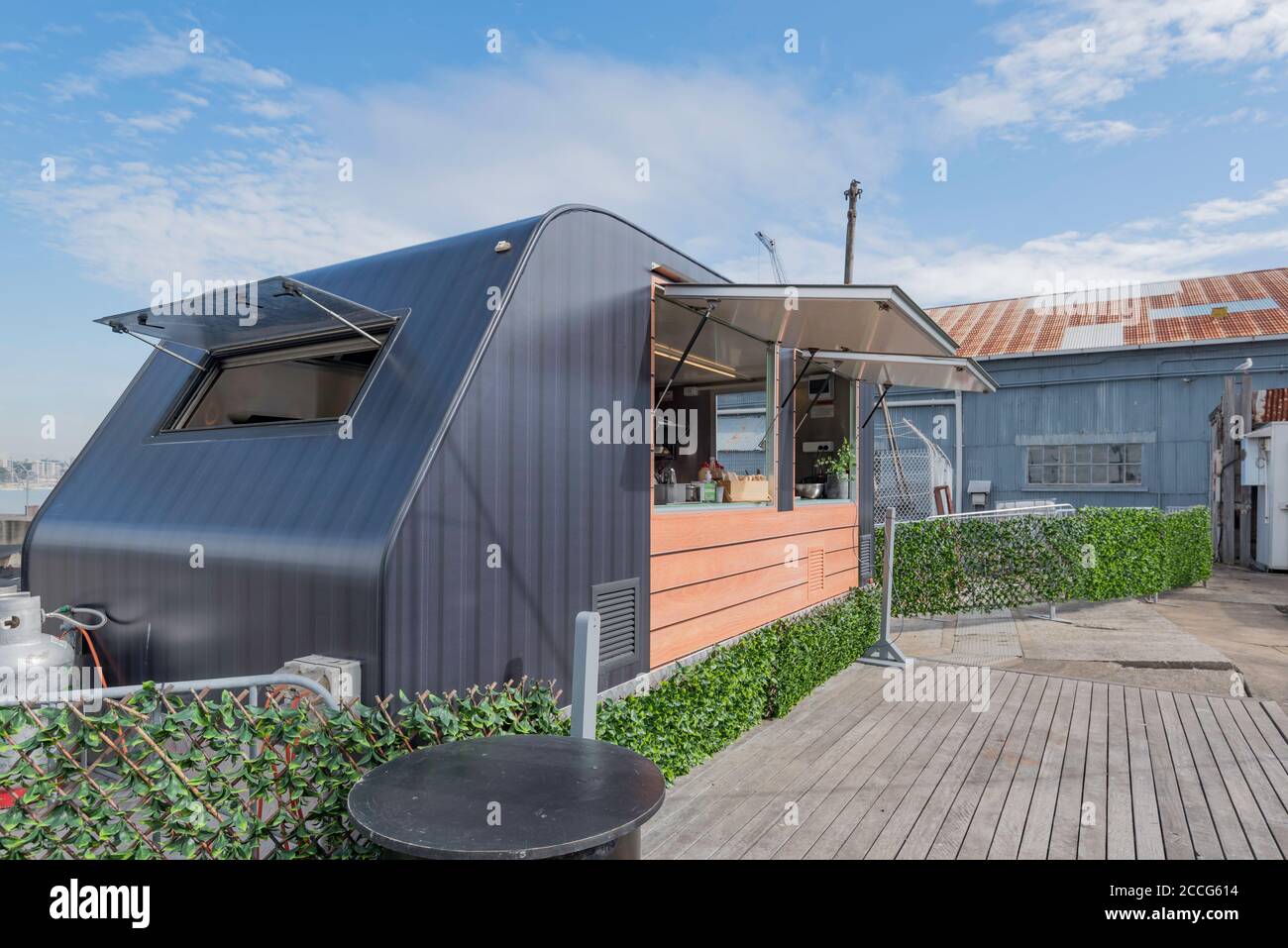 Caravan cafe hi-res stock photography and images - Alamy