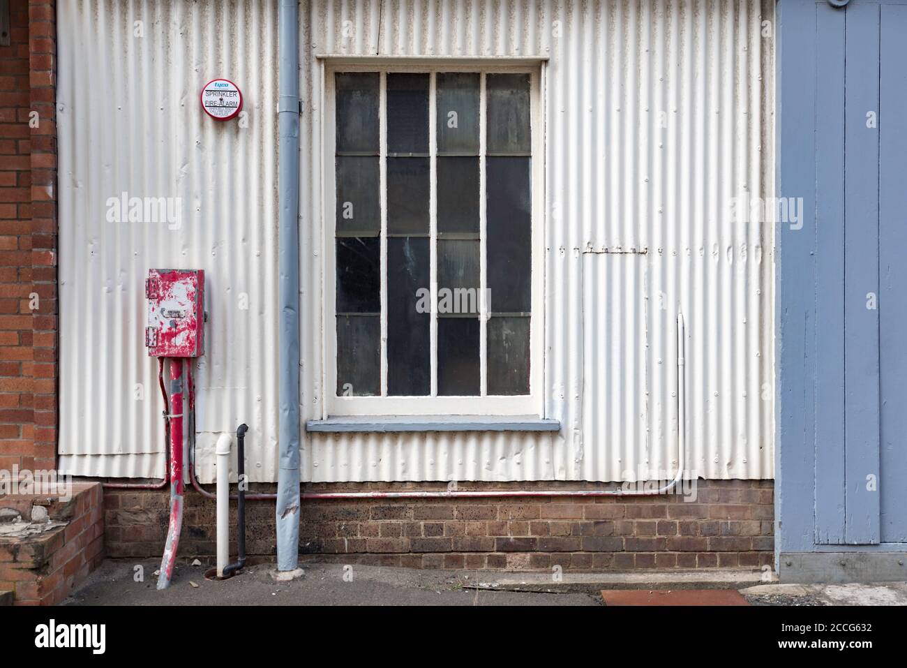 Multi paned window hi-res stock photography and images - Alamy