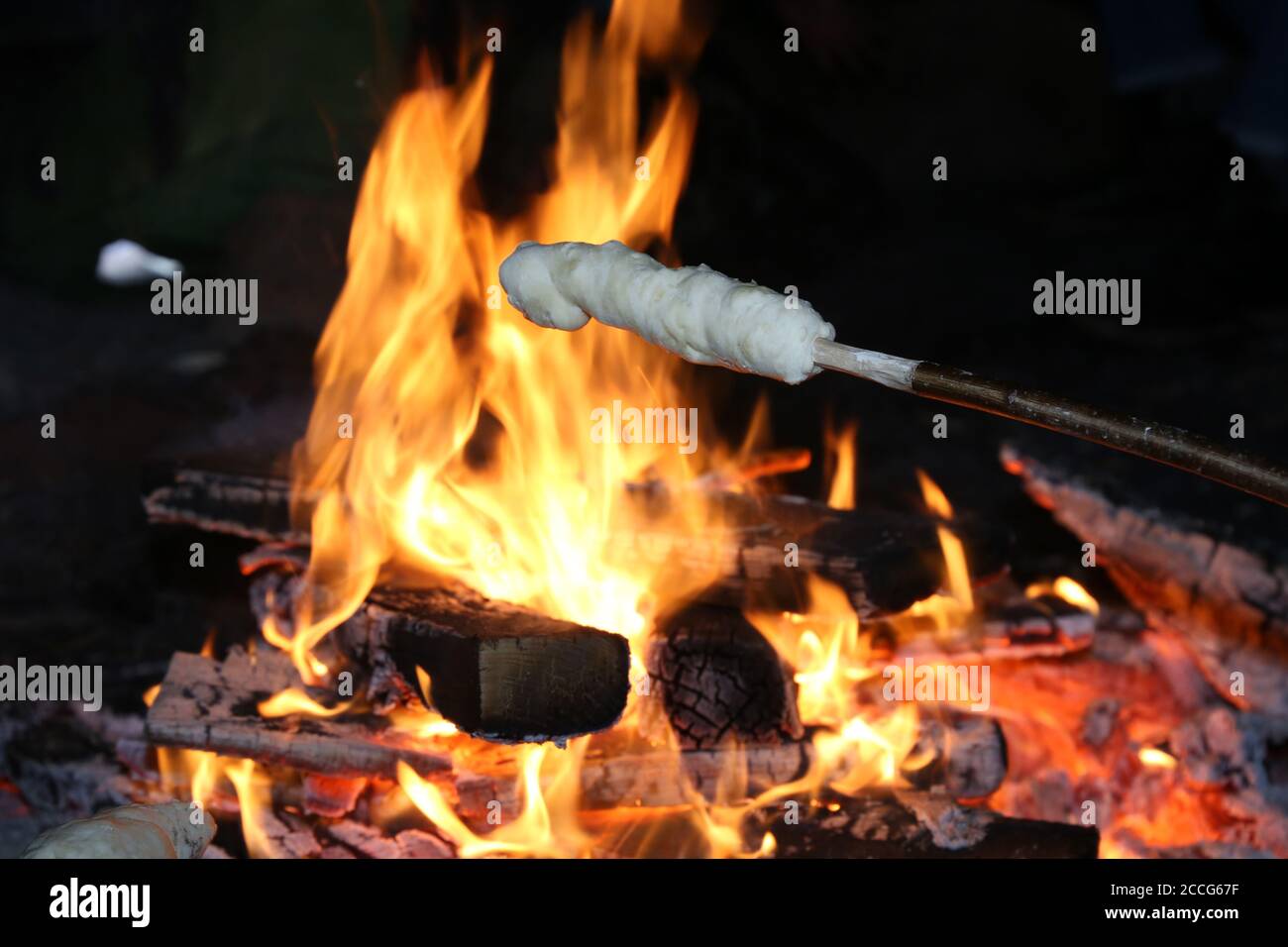 Camping children fire hi-res stock photography and images - Alamy