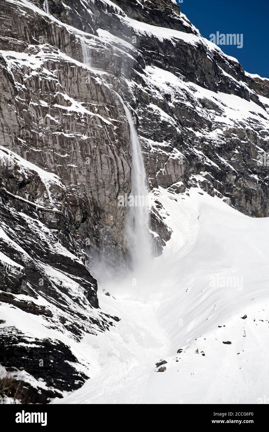 Avalanche alps hi-res stock photography and images - Alamy